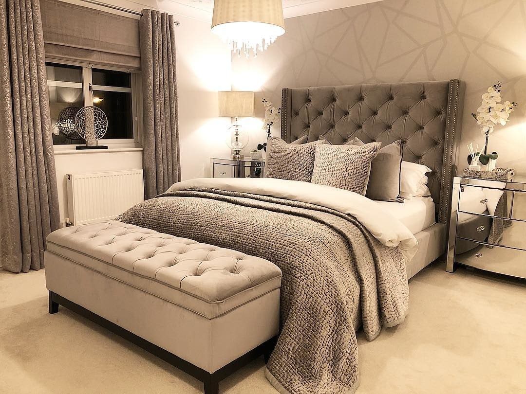 Cómo se llama el mueble que se pone a los pies de la cama ️